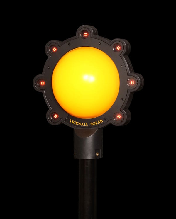 high-visibilty-cluster-crossing-beacon - Ticknall Solar